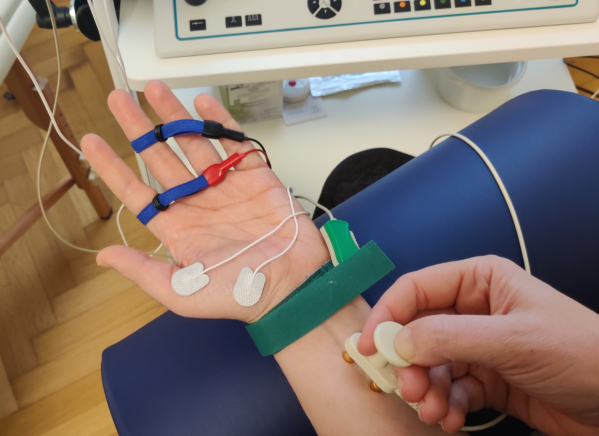 Elektrophysiologische Untersuchung – ENG/EMG - bewegungsaerztin.at